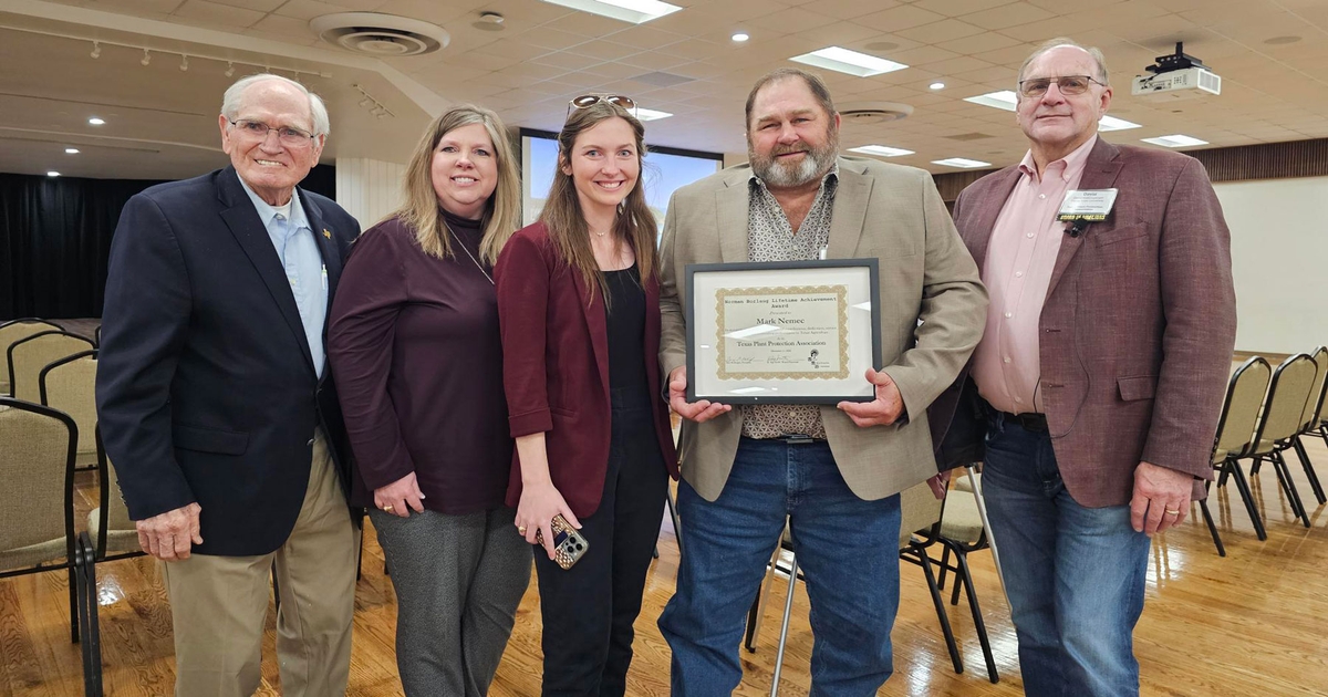 Mark Nemec receives TPPA’s Norman Borlaug award