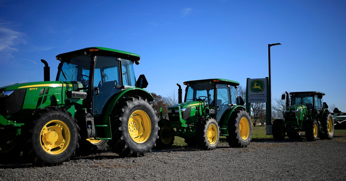 Trump pushes farm equipment makers to lower prices
