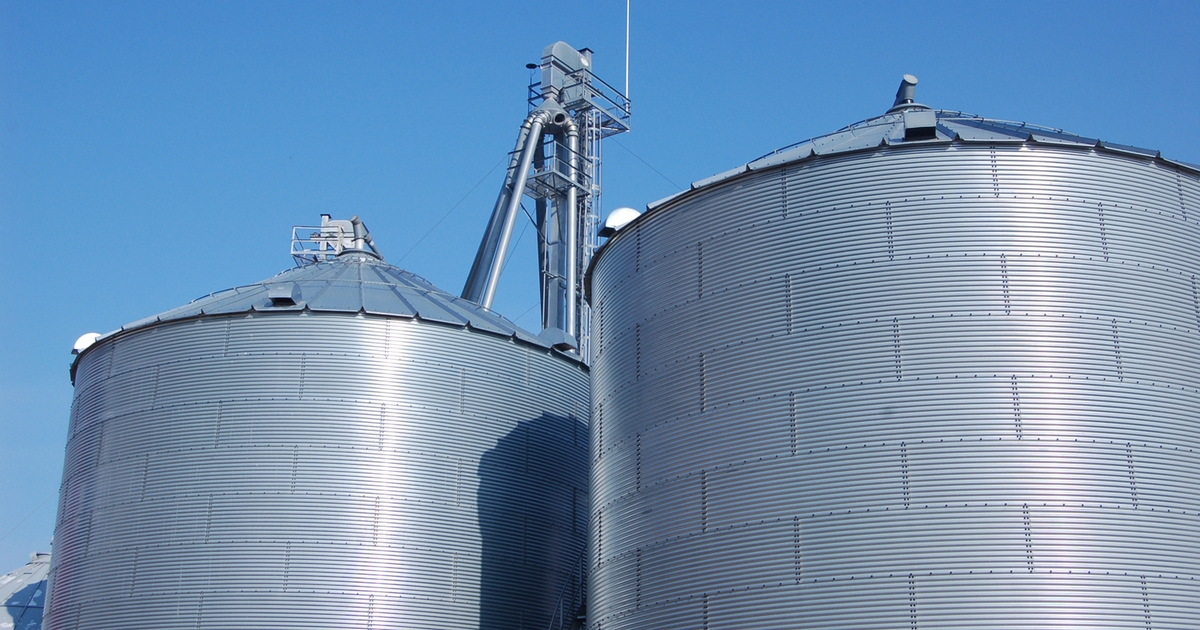 How much should you pay to rent grain bin storage facilities?