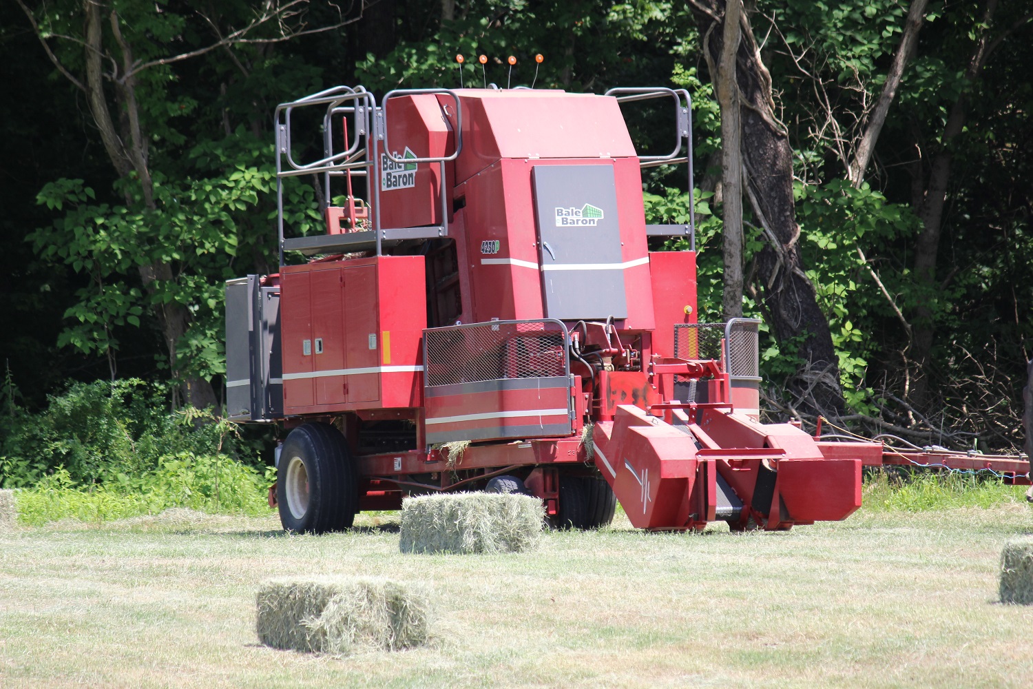 Bale Baron Modules Hay | Farm Progress