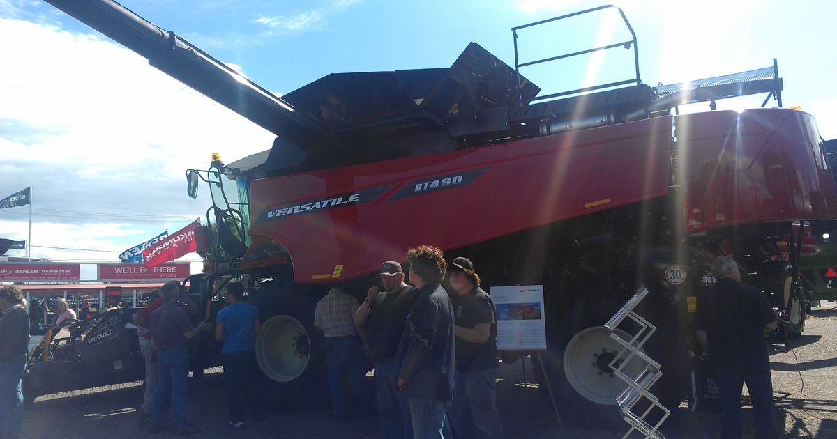 Special Report: Versatile shares more details about its Russian combine ...