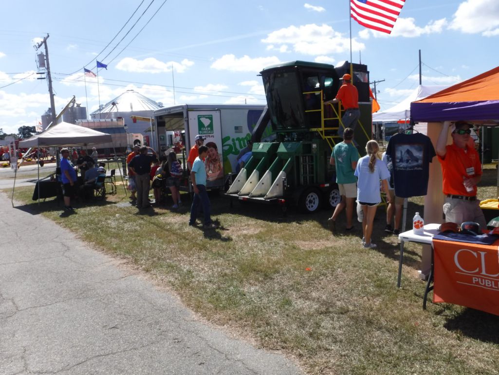 Clemson students take redesigned cotton picker on the road
