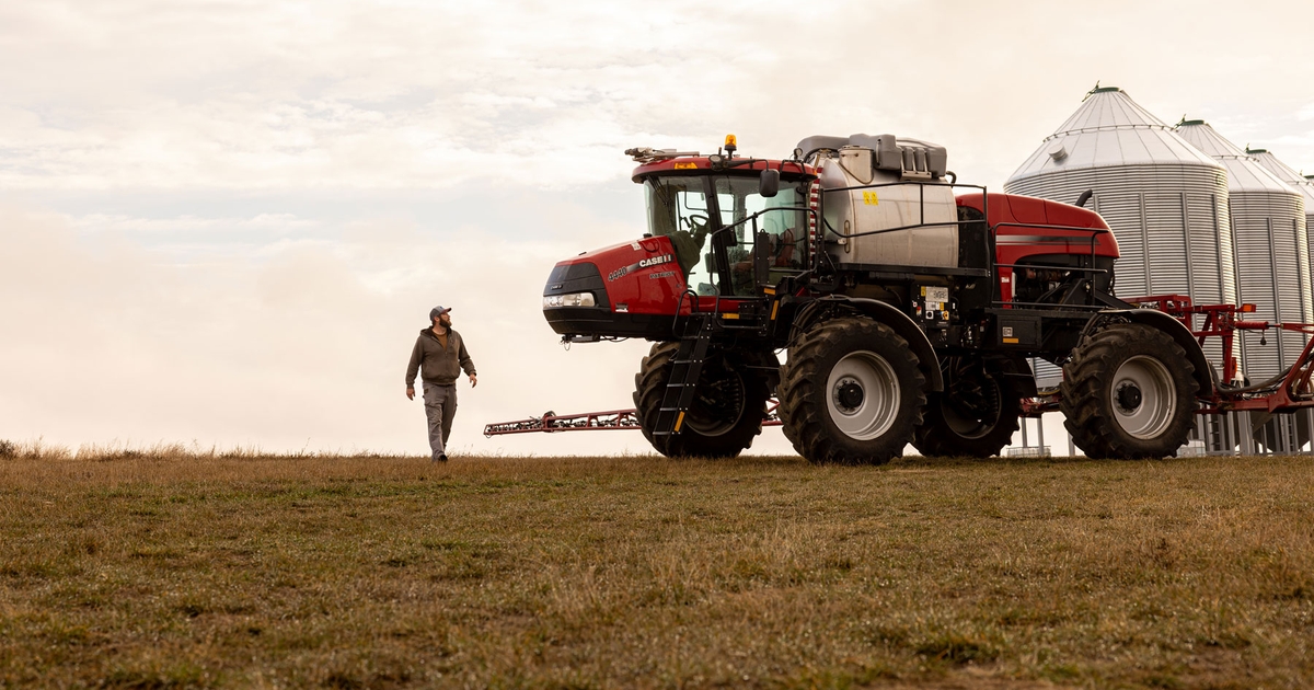 CNH, Intelsat join forces to link machines CNH, Intelsat join forces to link machines