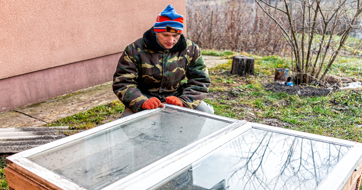 How do I build a cold frame?
