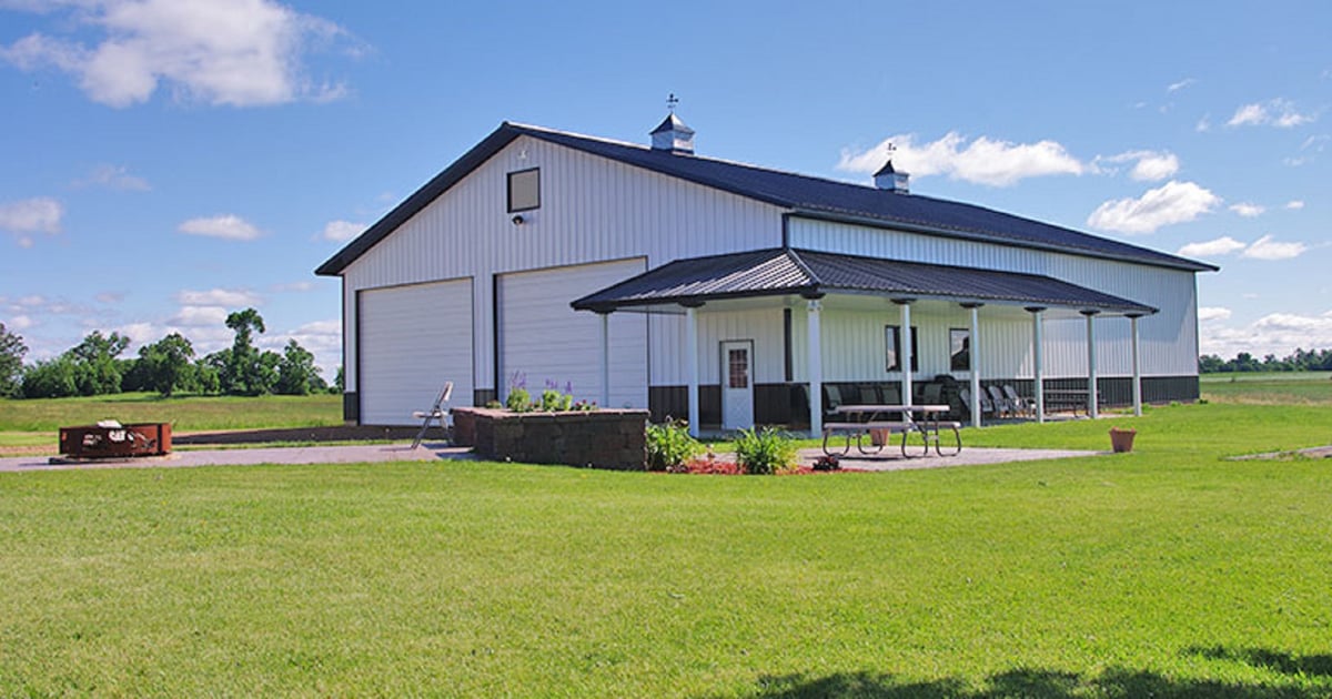 Custom Show Cattle Barns