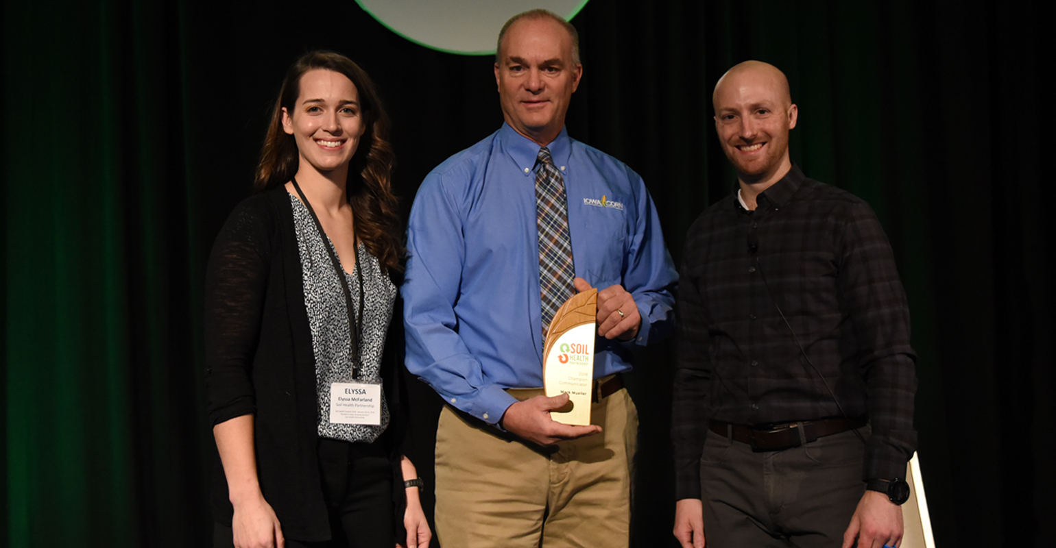 Iowa farmers win awards at Soil Health Summit