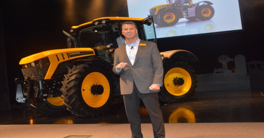 JCB debuts Fastrac 4000 Series tractors
