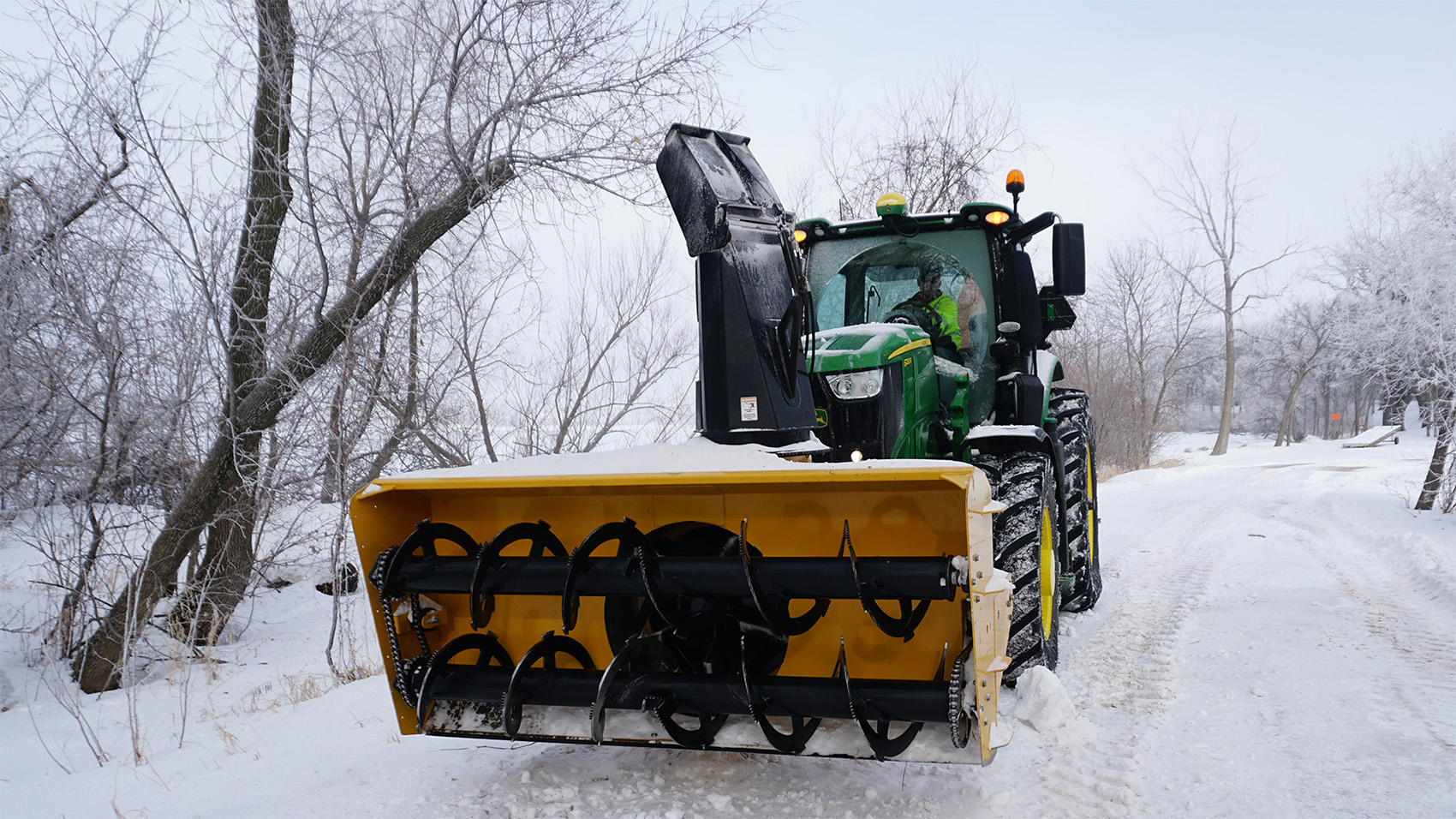 Key considerations when buying a snowblower for your tractor