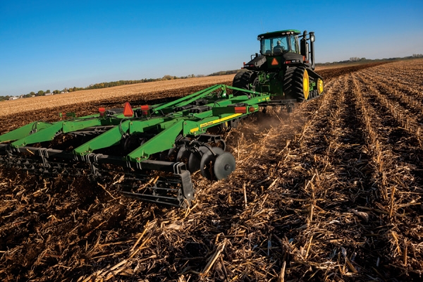 John Deere Tractor And Disk John Deere R200 | Hutson Inc