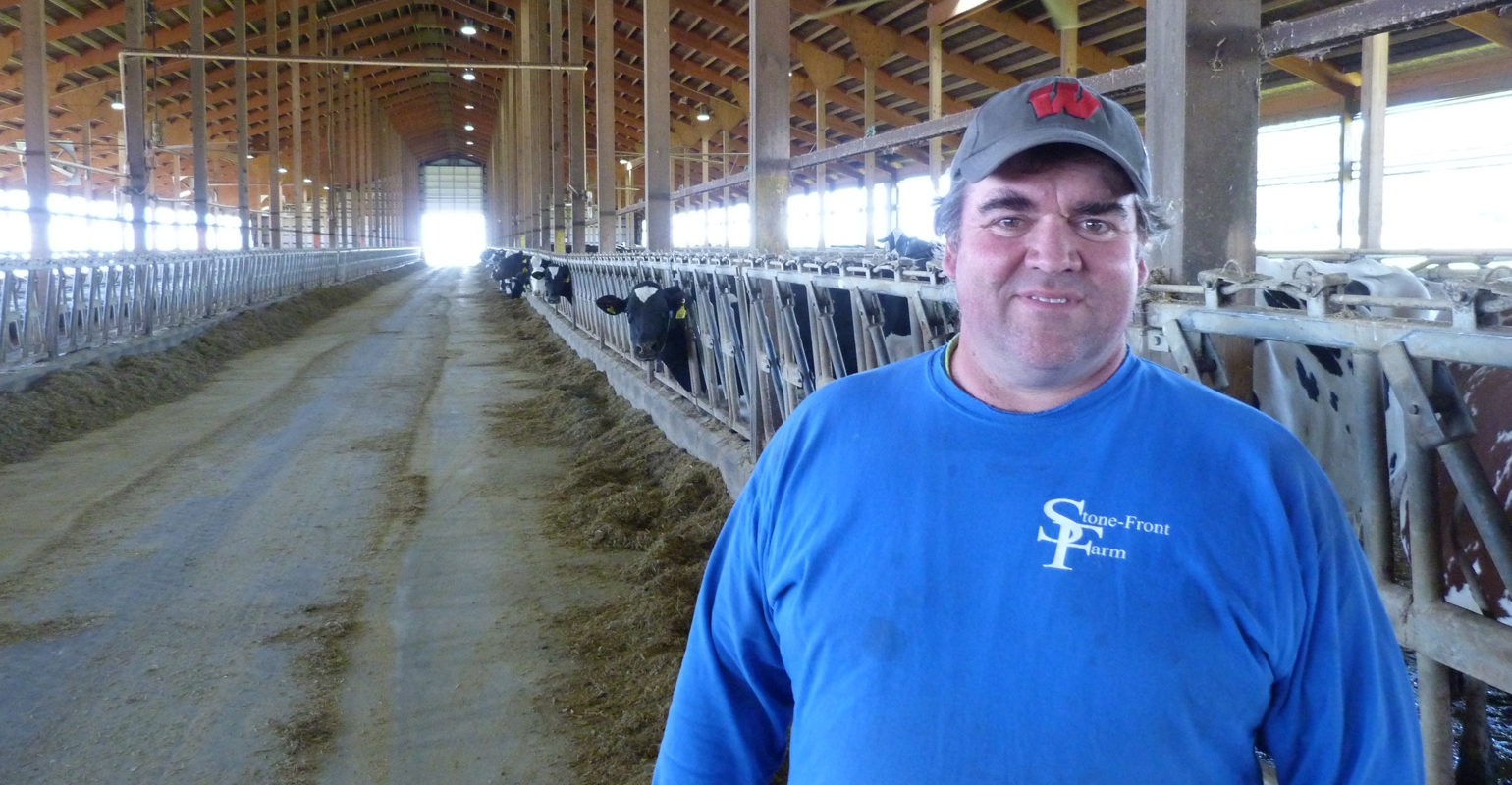 Wisconsin Holstein cow sets national lifetime milk record