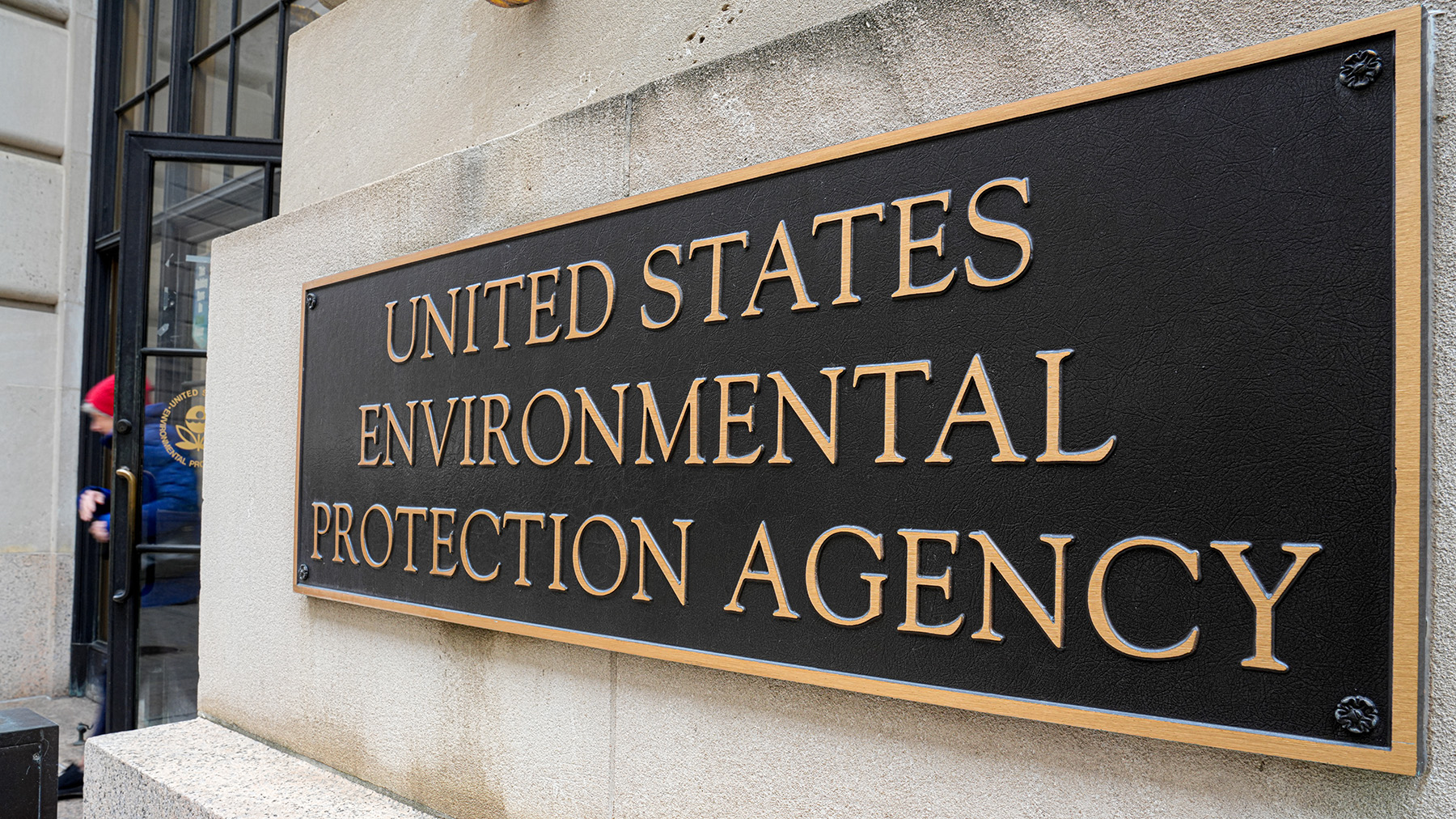 EPA admin defends final herbicide strategy, agency