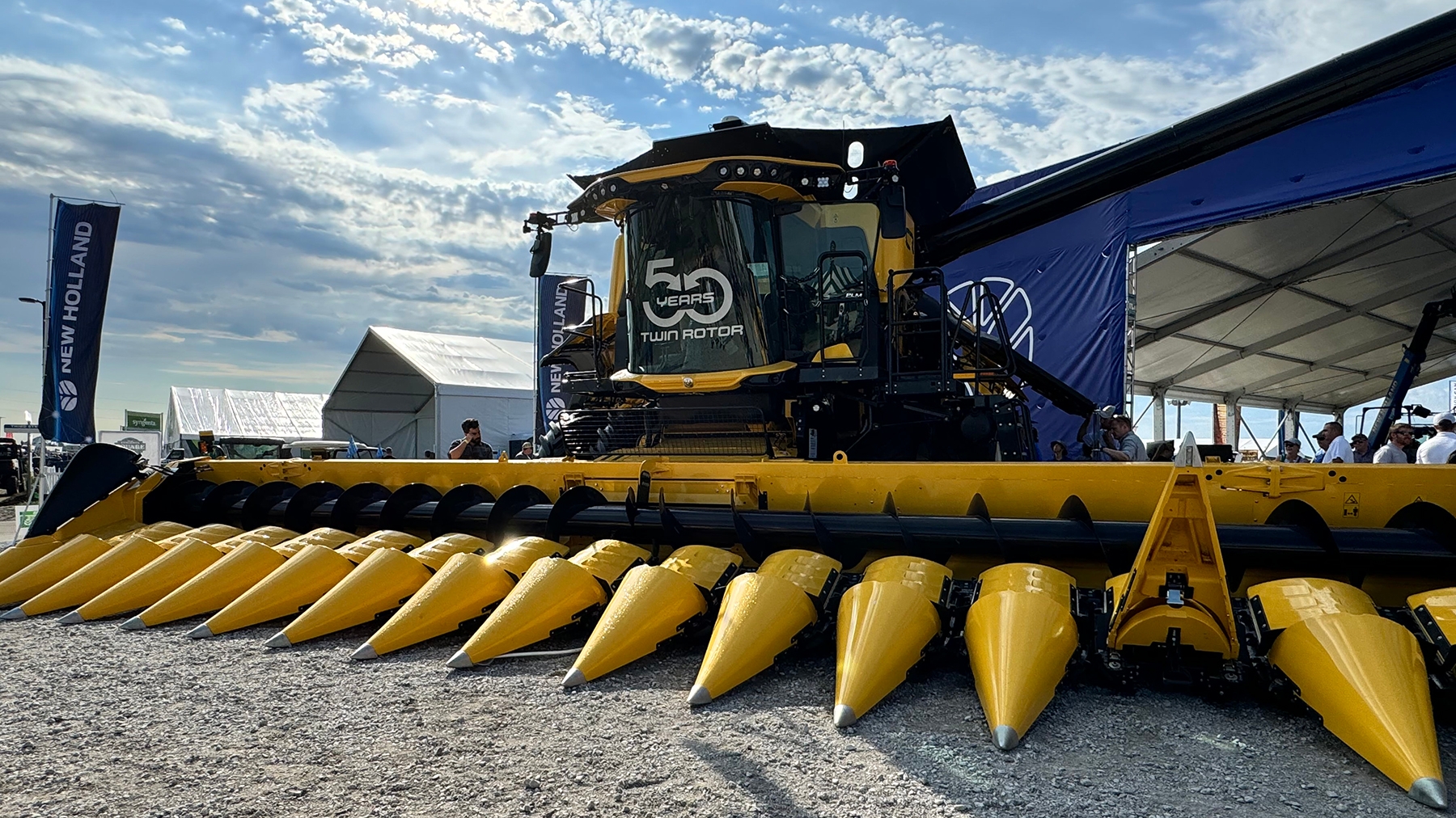 New Holland adds CR10 combine to harvest lineup