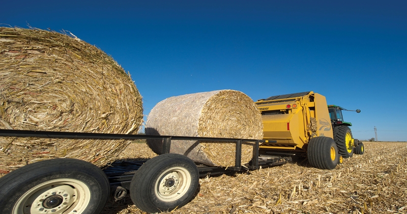 Harvesting corn stover in sustainable ways | Farm Progress