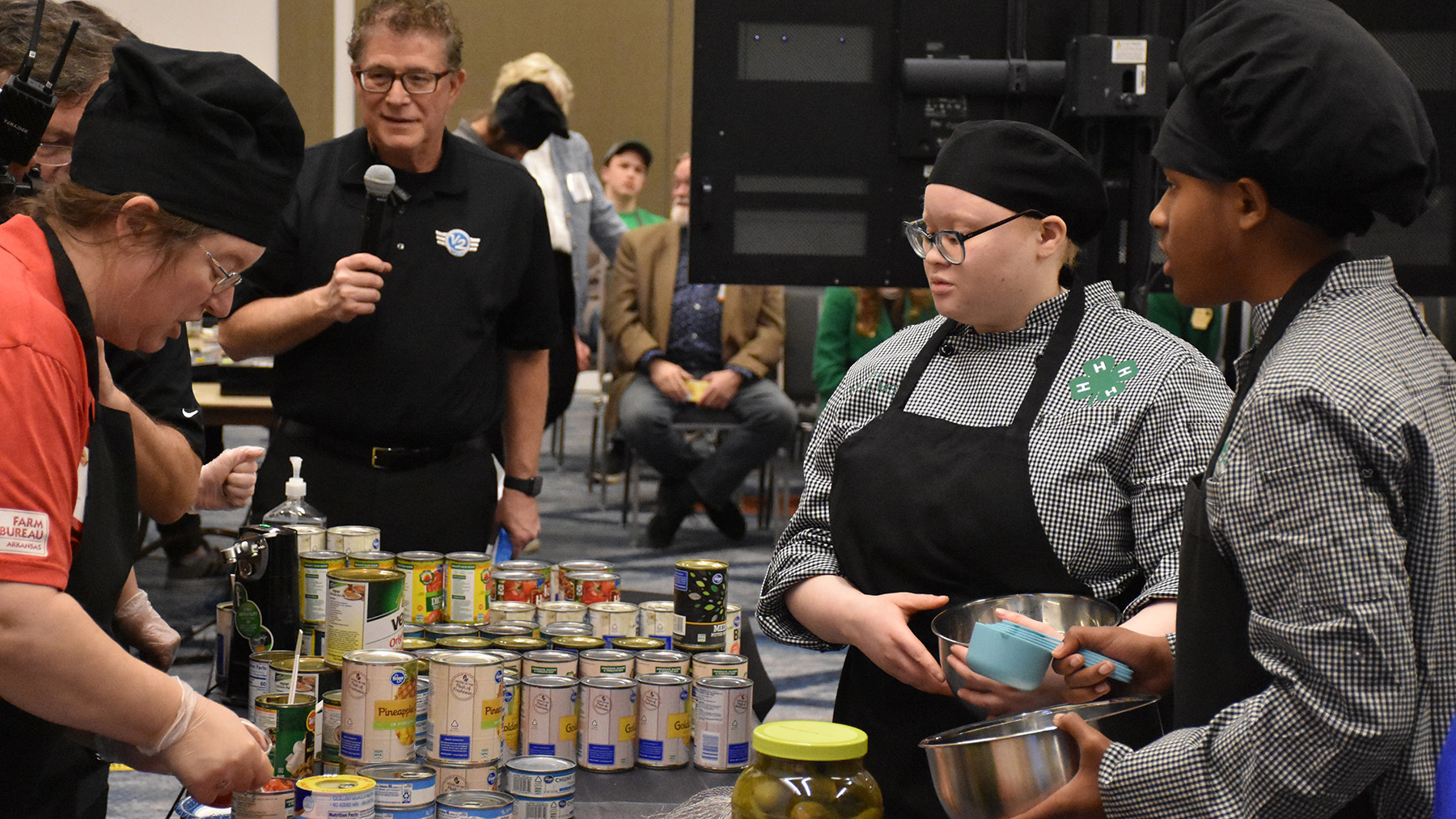 Gin Show features 4-H Chopped food competition