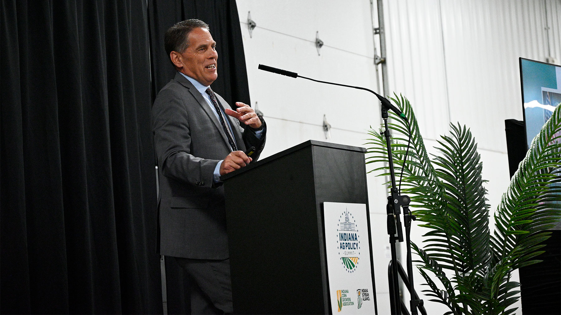 USDA hubs bring federal employees to Midwest