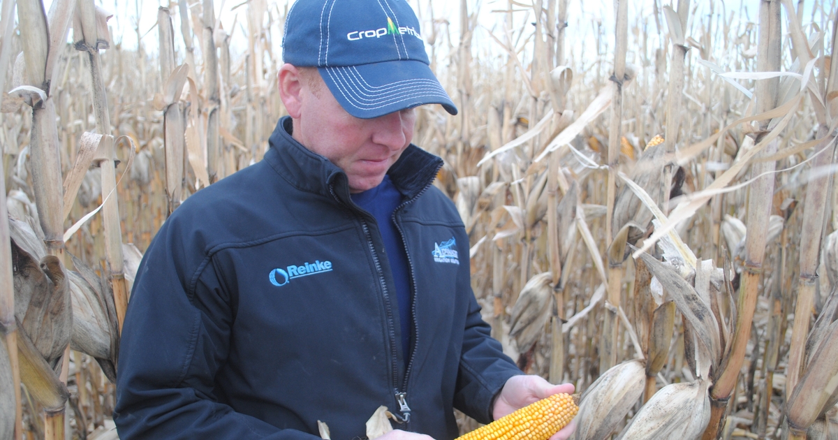 Trump announces $12B farm aid package to bridge gap