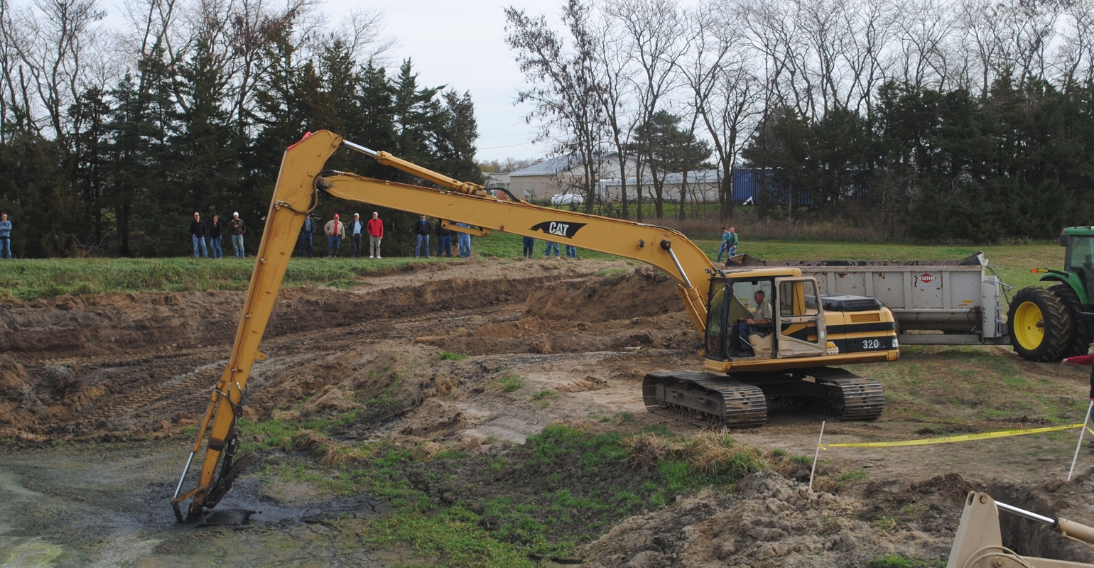 Closing an earthen manure storage lagoon
