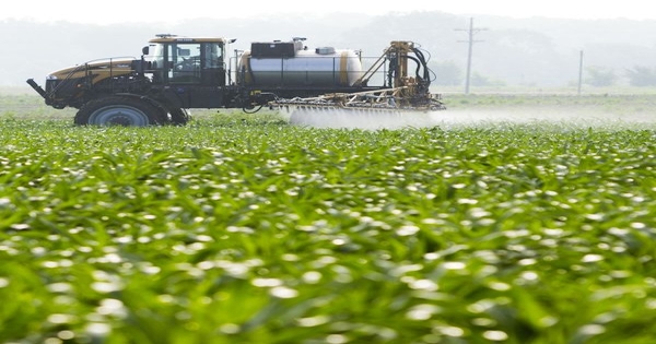 Enlist Duo label remains active, Dow AgroSciences can sell the product