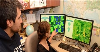 Monitoring water use through Google Earth