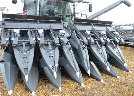 folding corn header