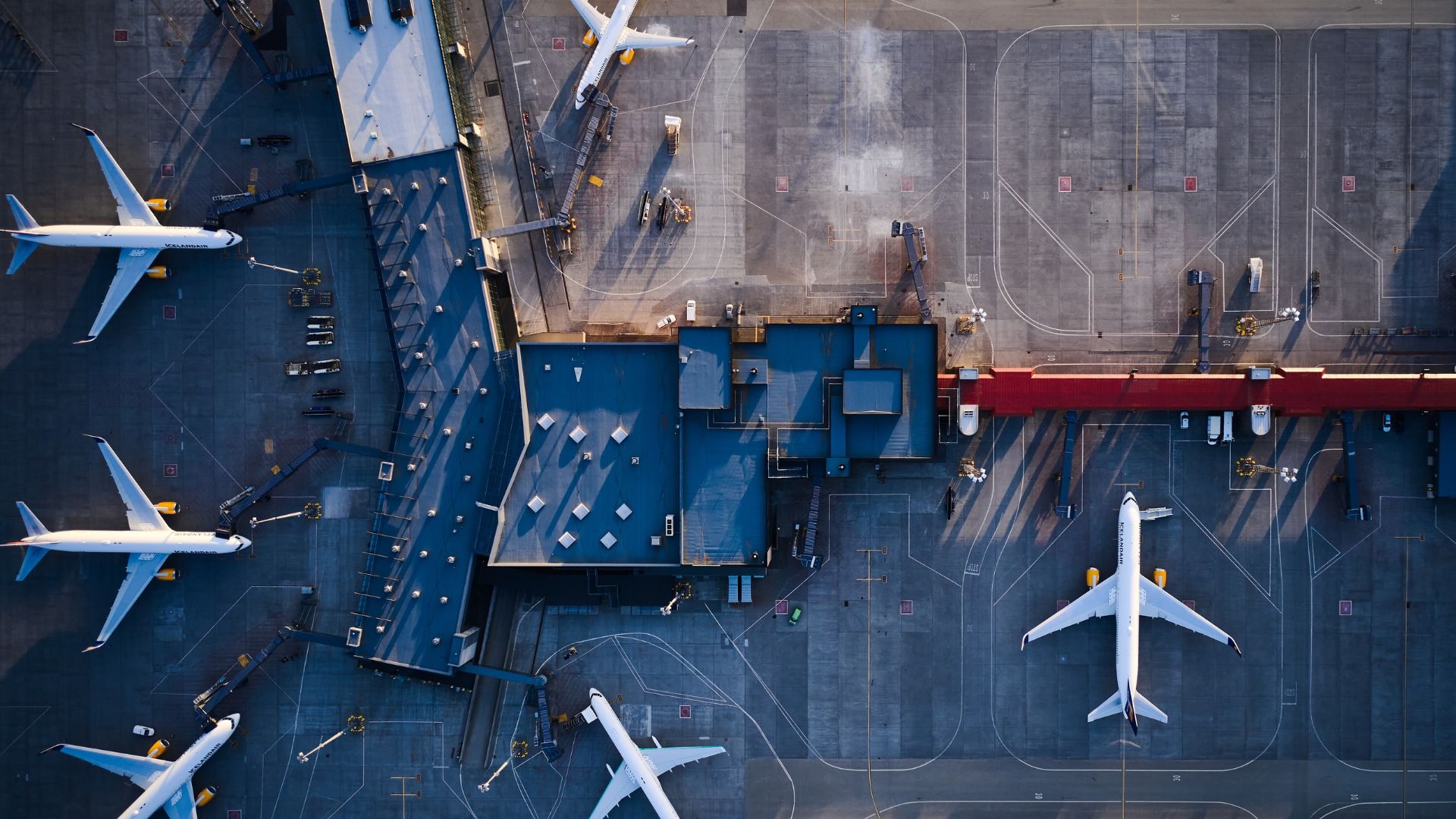 650 thousand guests in April