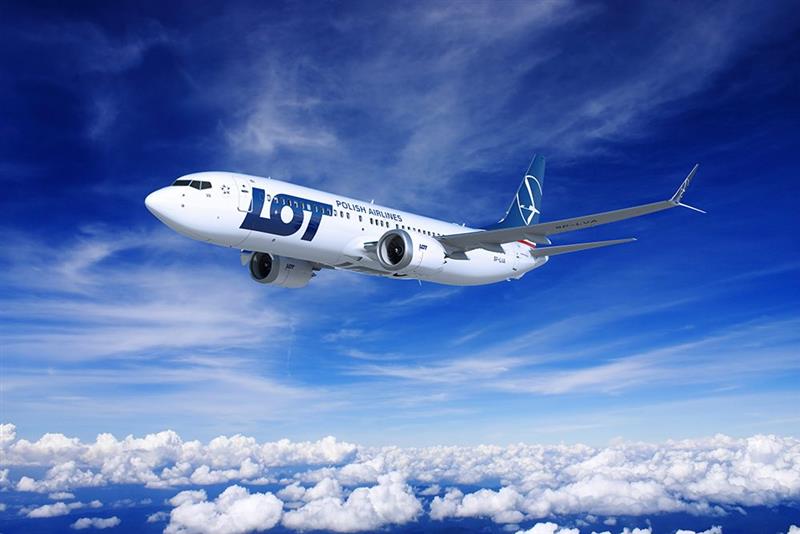 LOT Polish Airlines Flies to Iceland for the First Time