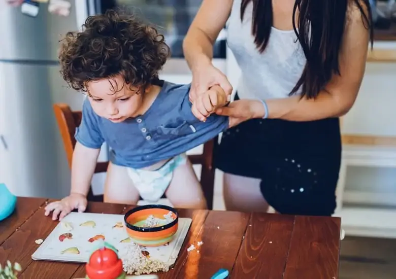 How to Remove Food Stains From Clothes | Vanish UK