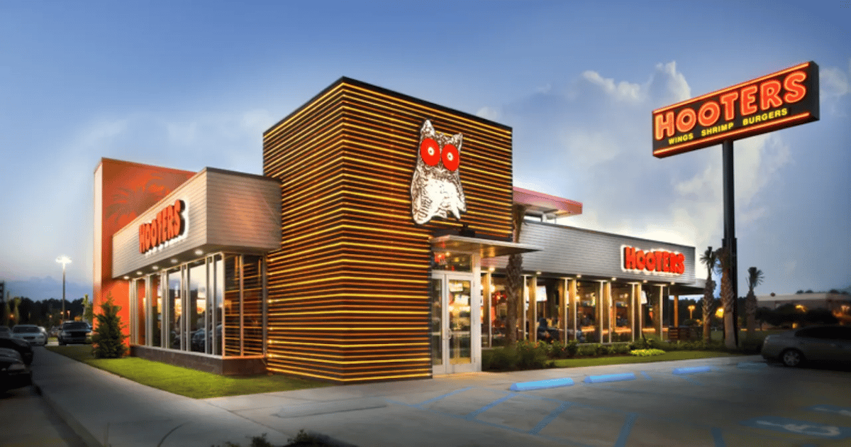 Hooters founders reclaim company as company exits Ch 11