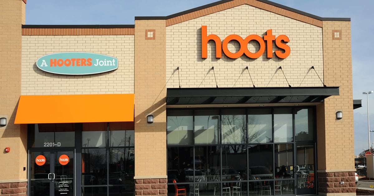 A look inside Hooters’ fast-casual spinoff