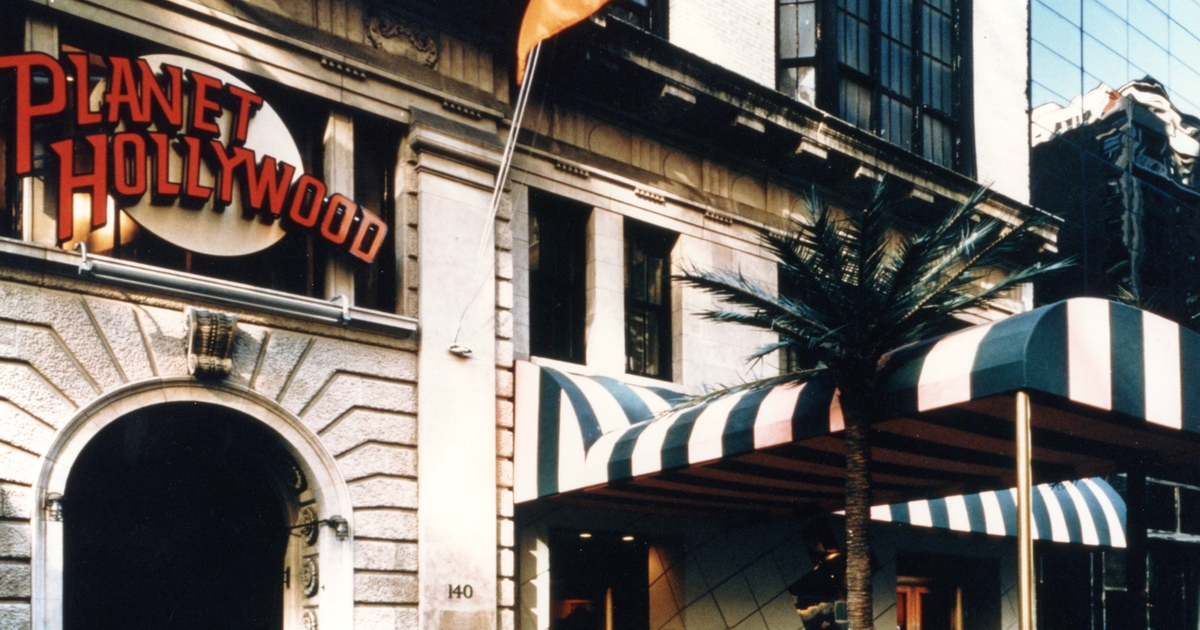 Restaurants tap 'throwback pricing' trend to entice budget-conscious consumers