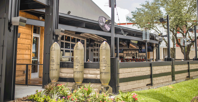 Houston Bombshells chain fuses food and entertainment