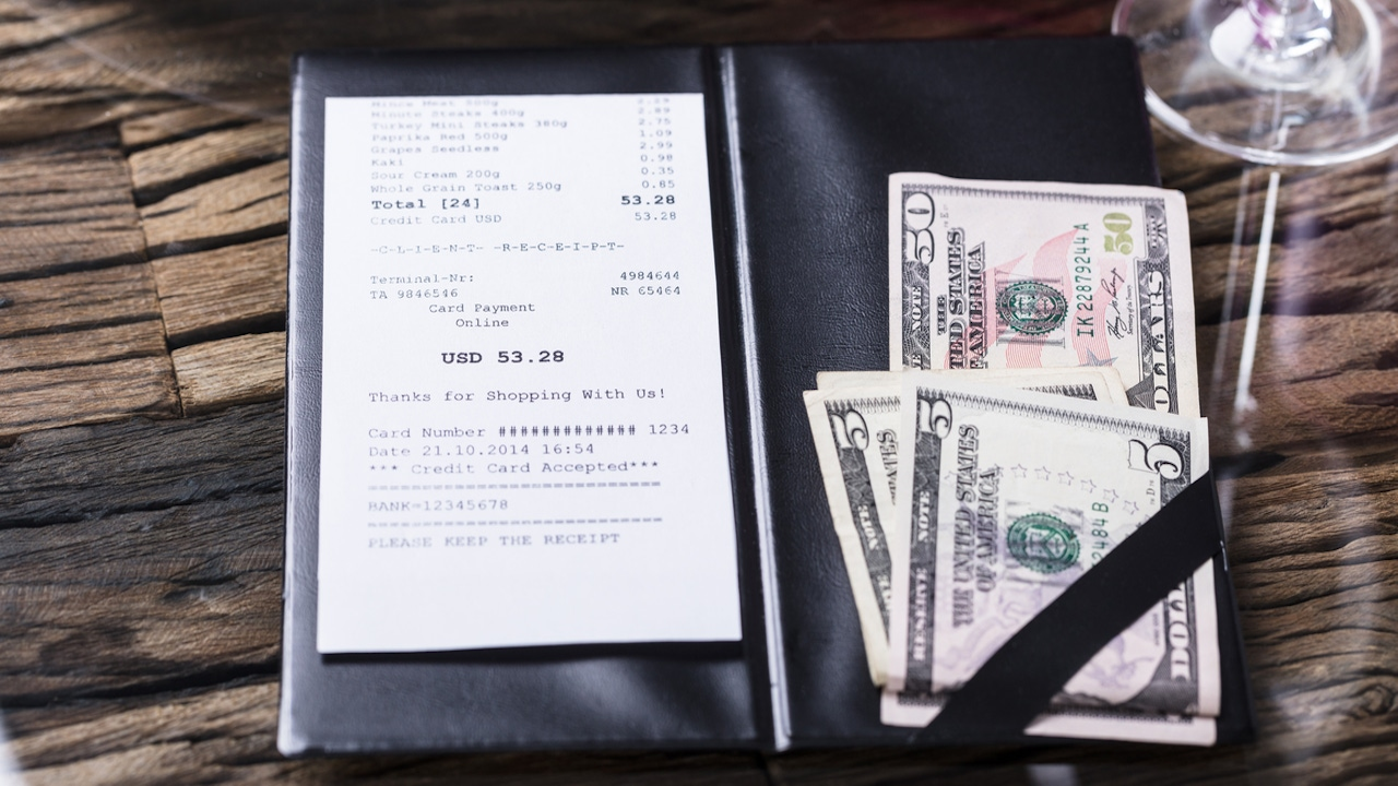 Florida could ban gratuity and service fee mandates