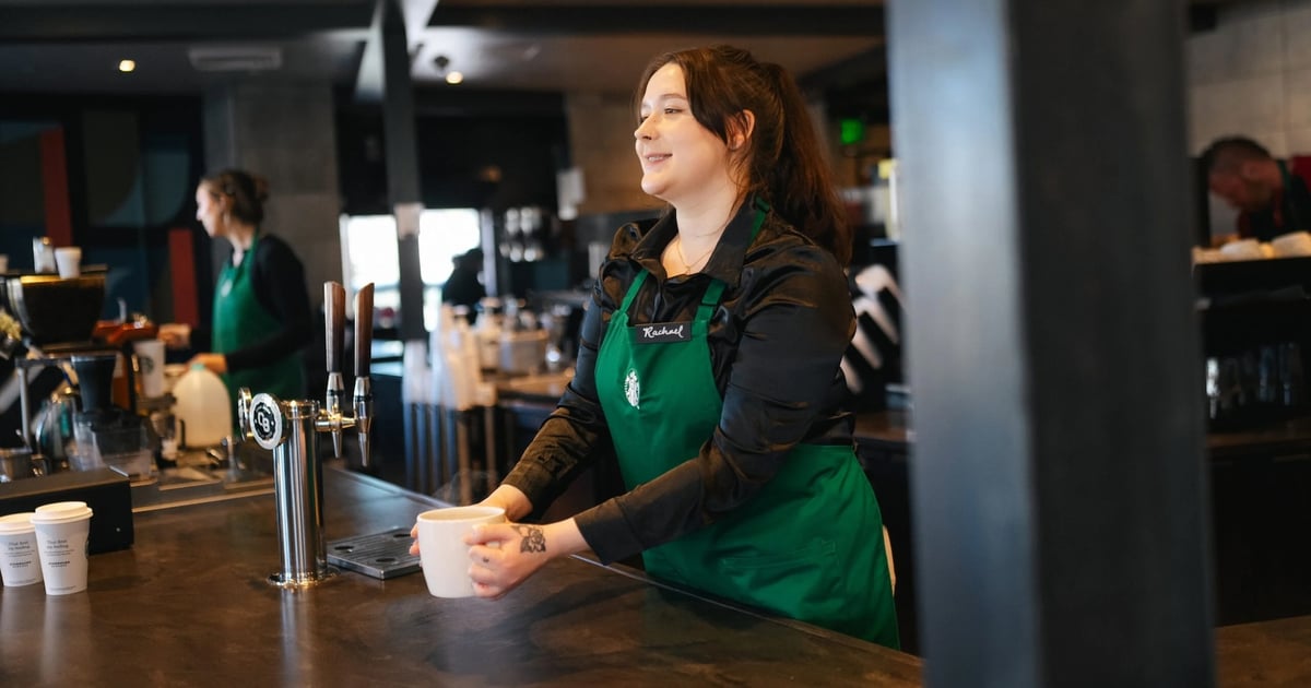 Starbucks updates dress code to focus on green apron