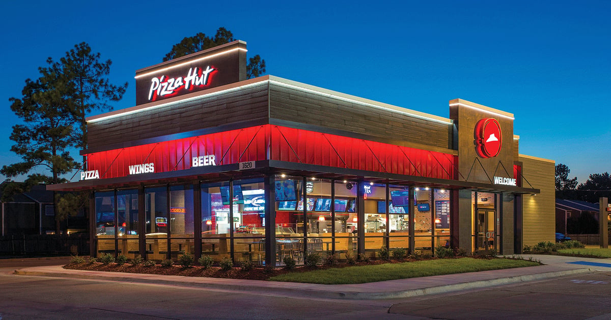 Two California Pizza Hut franchisees lay off delivery workers ahead of ...