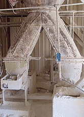 Discharge and Feeding System Moves Hydrated Lime