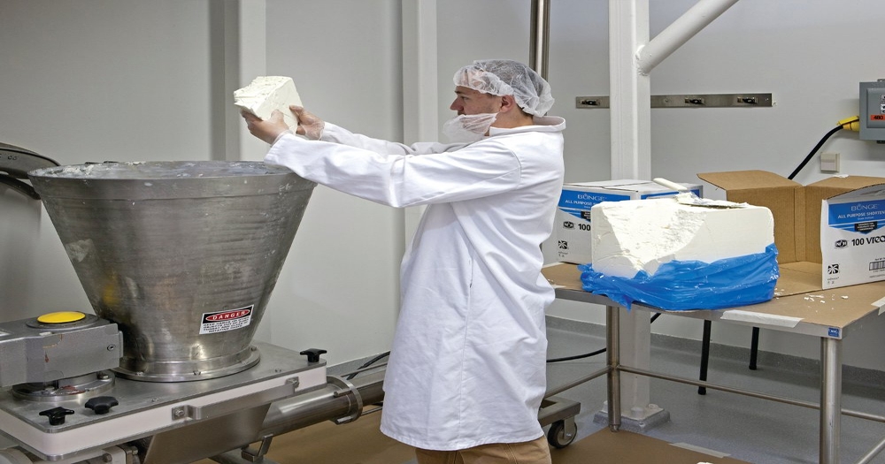 Vocational Service Blends Dry Products for Commercial Bakers