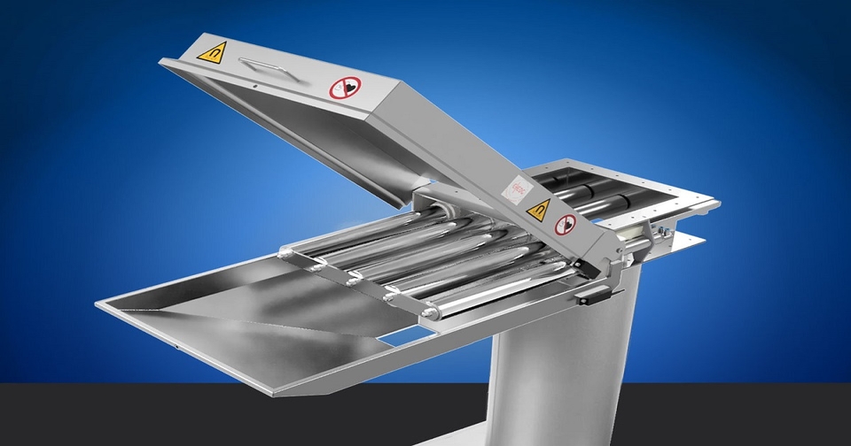 Automatically Cleanable Magnetic Separator