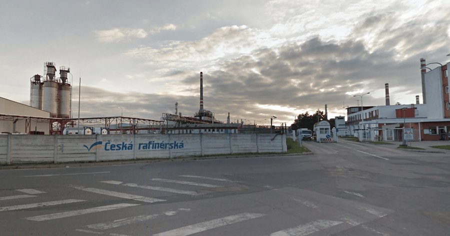 Six Workers Killed in Storage Tank Explosion at Refinery