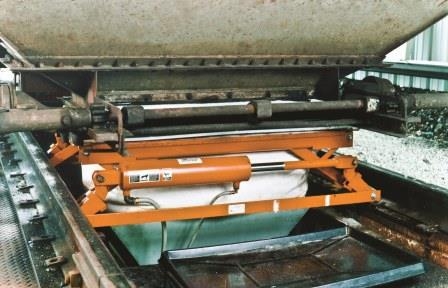 Railcar Connector for Fast, Safe Hopper Car Unloading