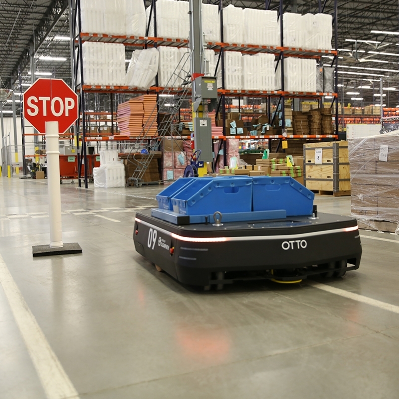 GE, Caterpillar Invest in Material Handling Robot Firm