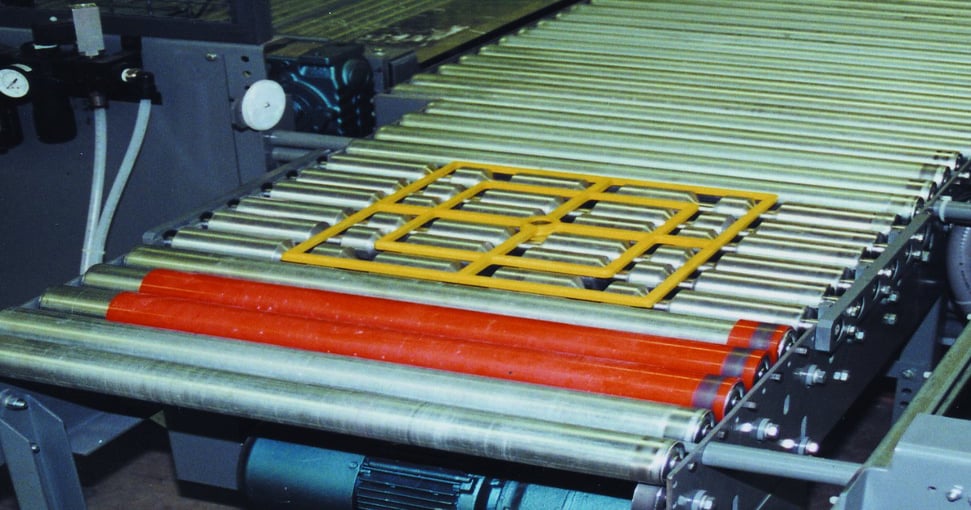 High-Speed Bag Turner Gently Orients Bags for Palletizing